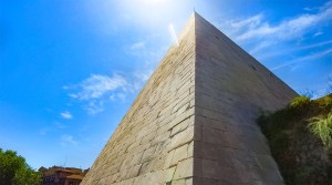 A Roman Pyramid? Discover the Story Behind the Pyramid of Cestius ...